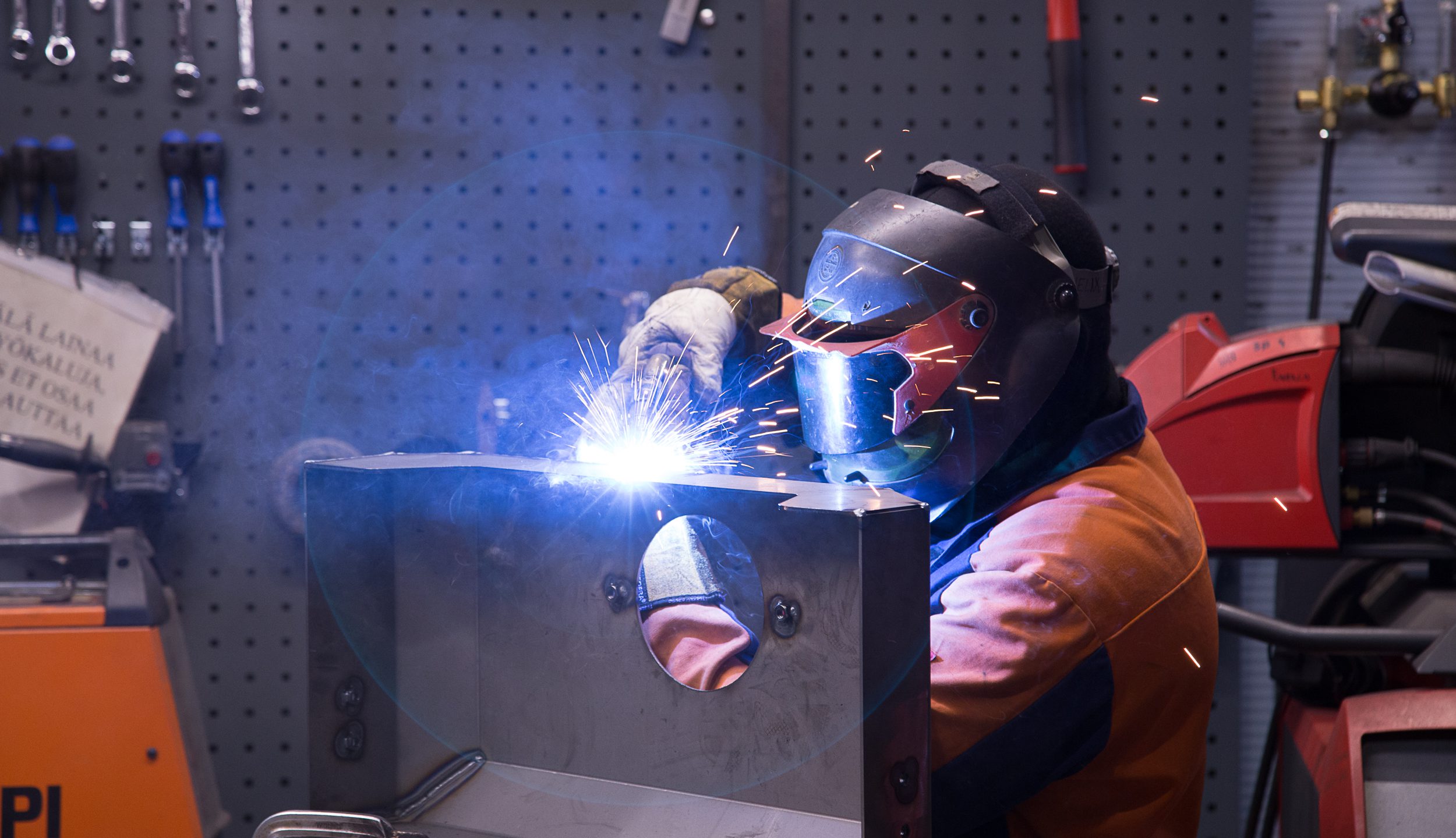 Haemme HT Laser Keuruulle CNC-koneistajia, manuaalisorvaajaa ja ...